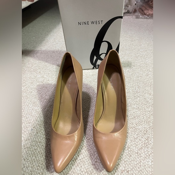 Nine West Nude Pumps